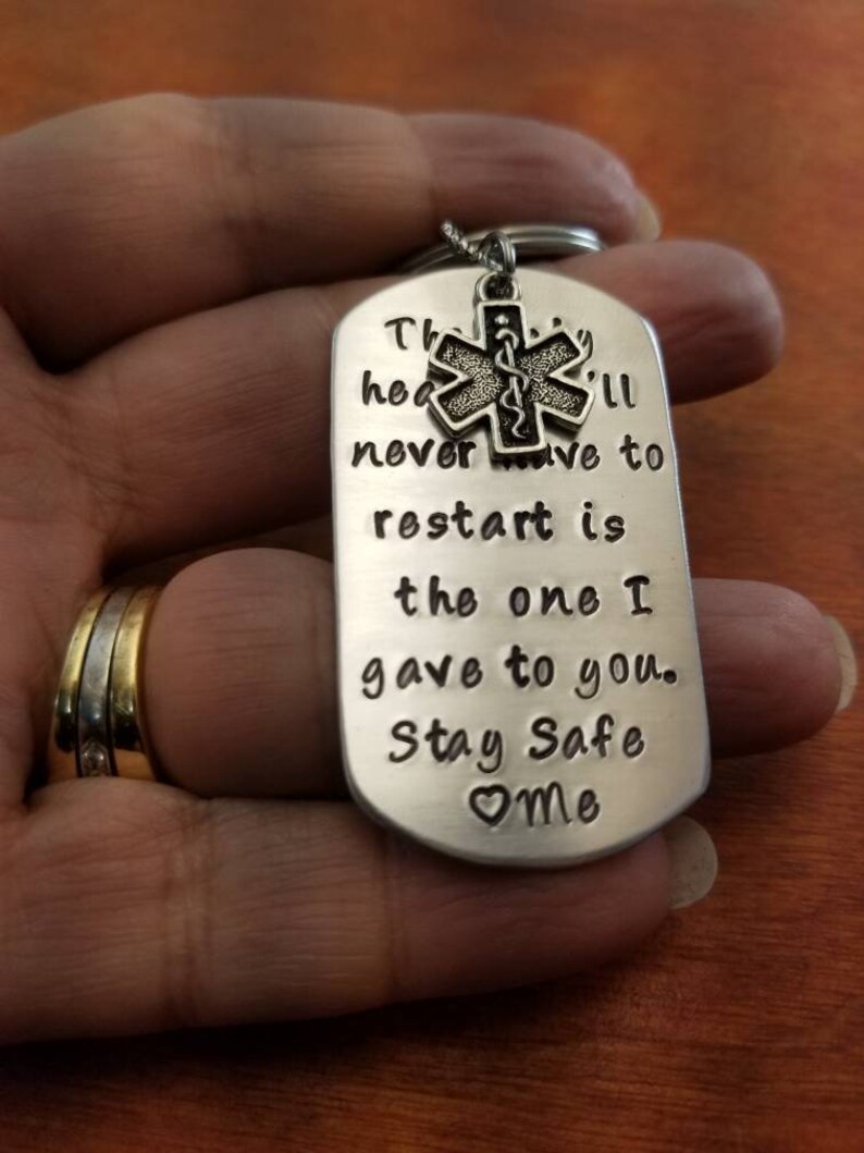 Paramedic First Responder Key Chain, EMT Be Safe Gift, Thin White Line ...