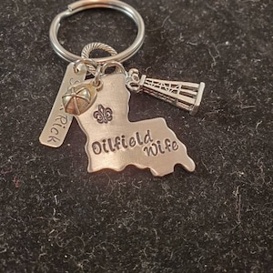 Louisiana Oilfield Wife Key Chain, Louisiana State Keychain, on a Rig ...