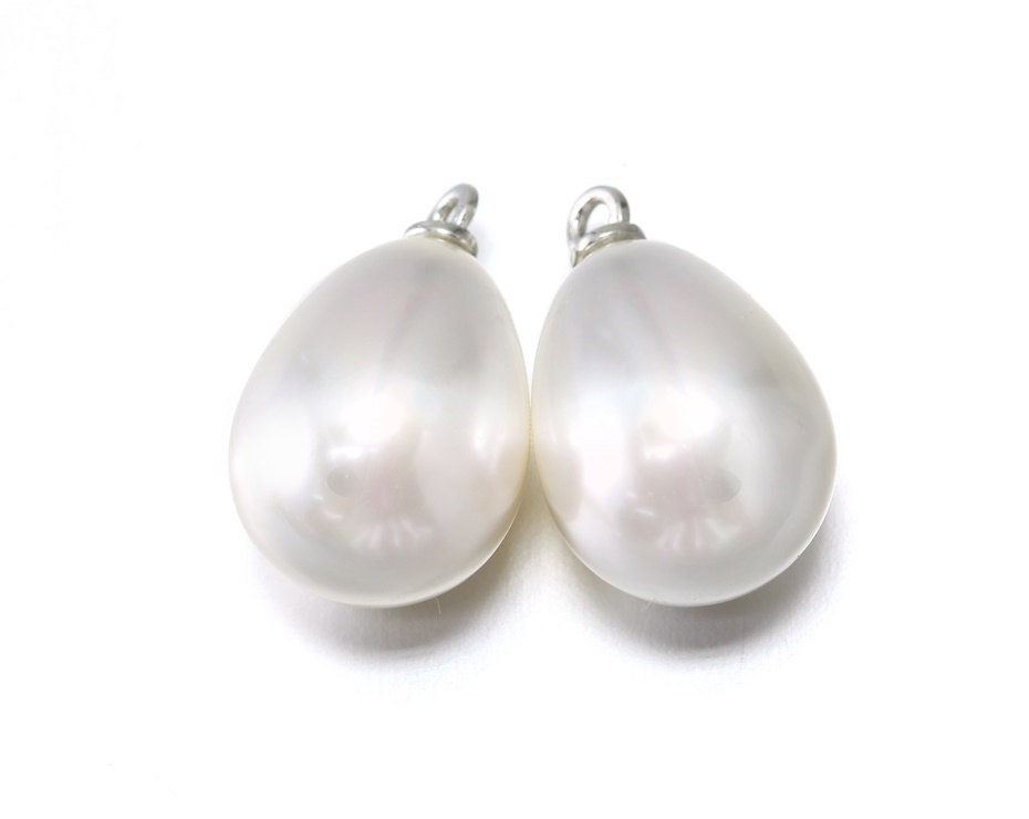 21mm X 13mm Teardrop Pearl Pendant . Wedding Jewelry, Bridal Jewelry ...