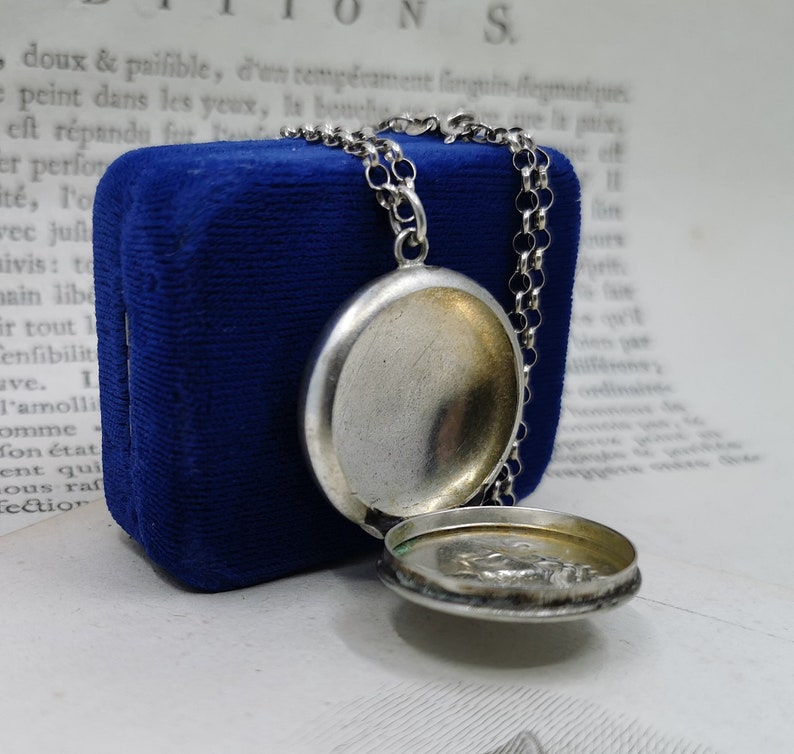 French Jesus Christ Locket Antique Religious Locket - Etsy