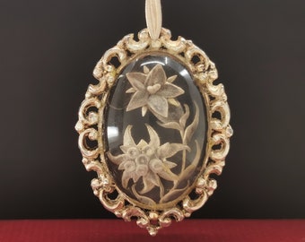 German Edelweiss Necklace - Etsy