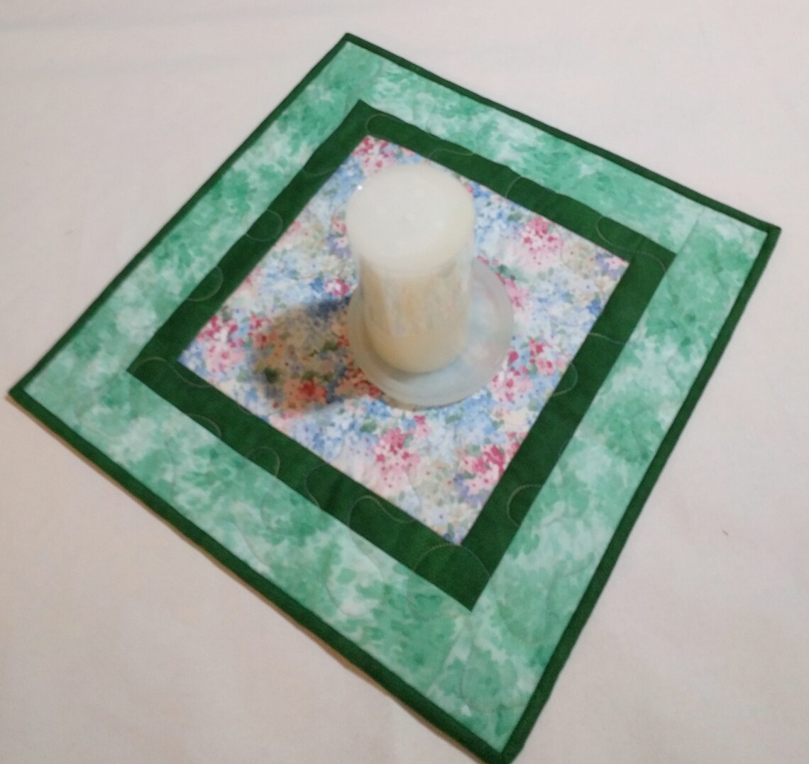 Soft Floral Quilted Table Topper Reversible to Abstract - Etsy