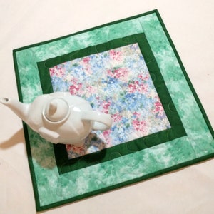 Soft Floral Quilted Table Topper Reversible to Abstract - Etsy