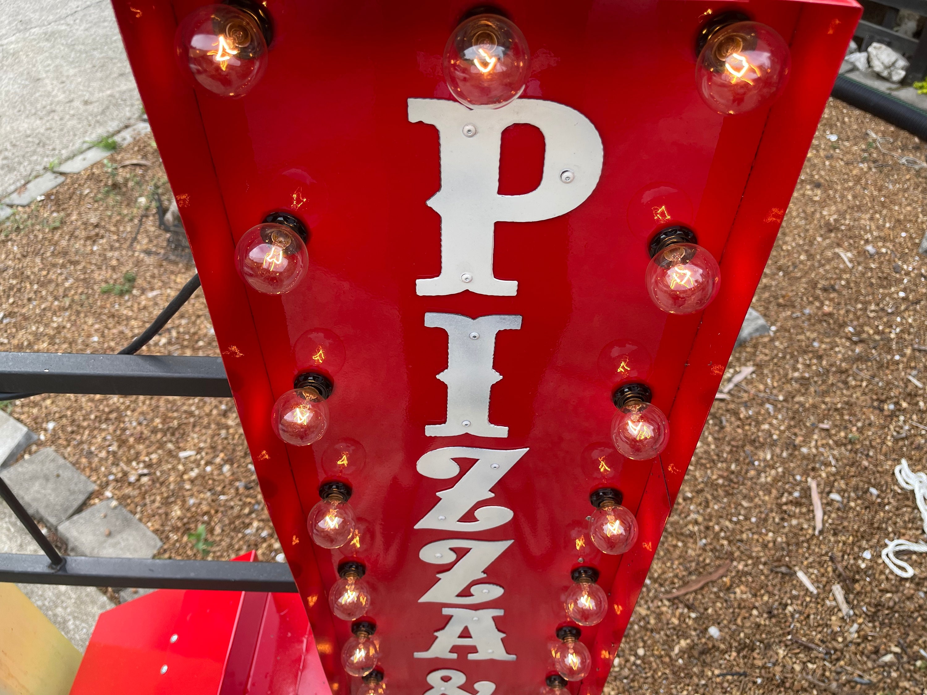 PIZZA & WINE Arrow, Custom Signs, Neon Signs, Arrow Marquee Sign ...