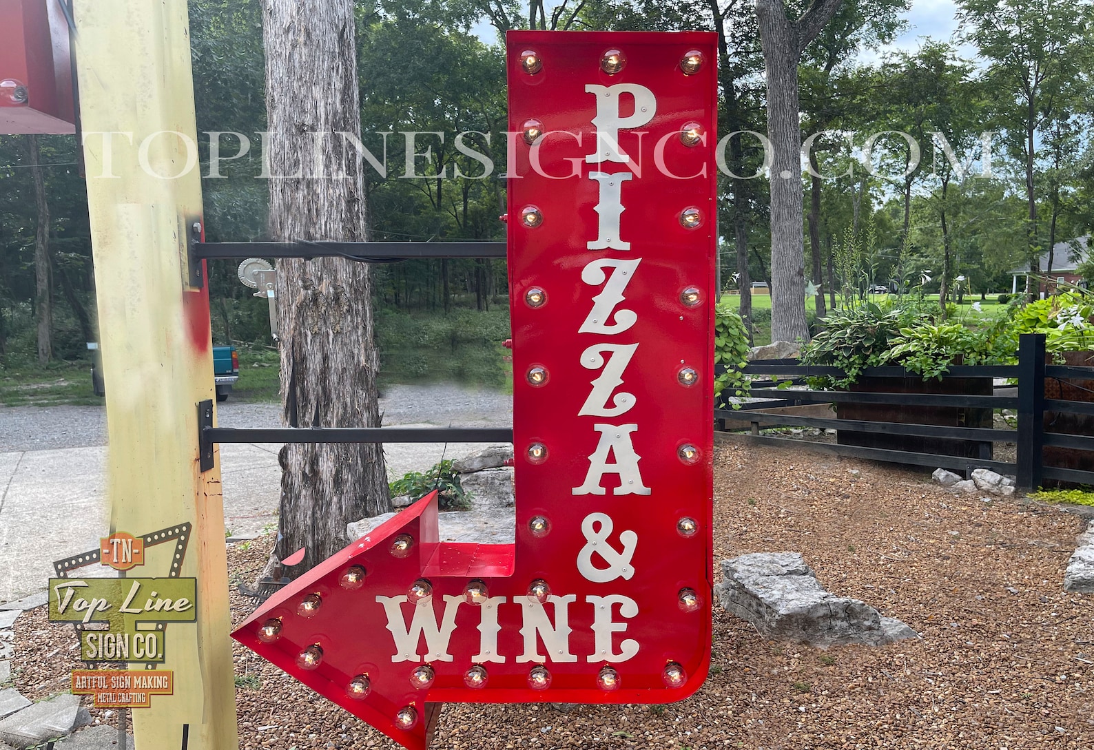 PIZZA & WINE Arrow, Custom Signs, Neon Signs, Arrow Marquee Sign ...