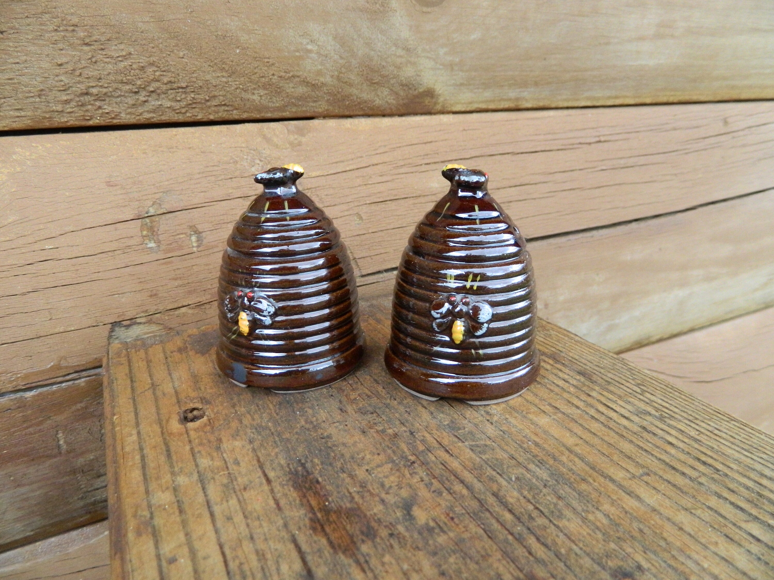 Vintage Pair of Hand Painted Ceramic Bee Skep Salt and Pepper Shakers ...