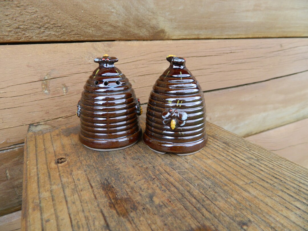 Vintage Pair of Hand Painted Ceramic Bee Skep Salt and Pepper Shakers ...
