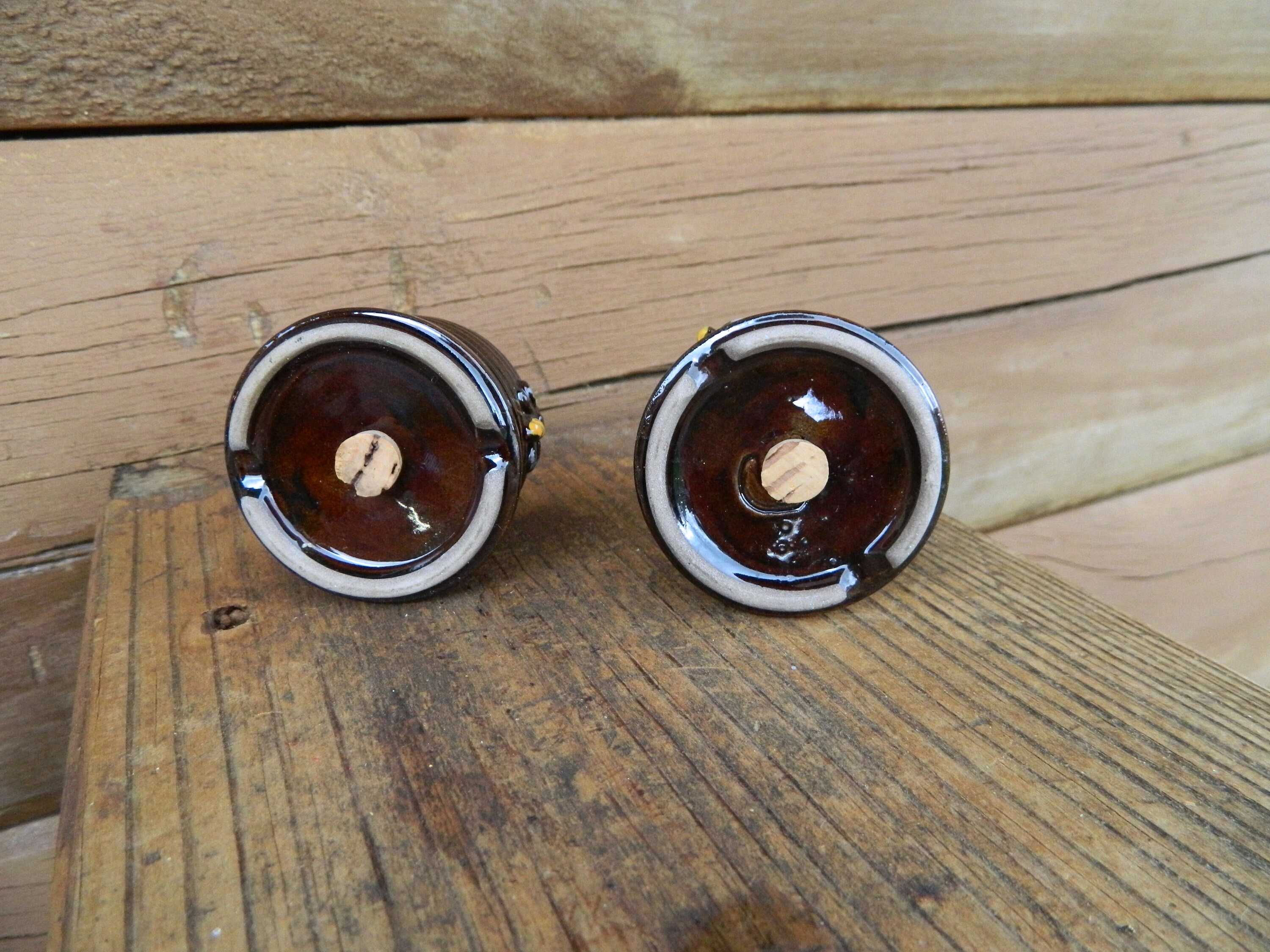 Vintage Pair of Hand Painted Ceramic Bee Skep Salt and Pepper Shakers ...