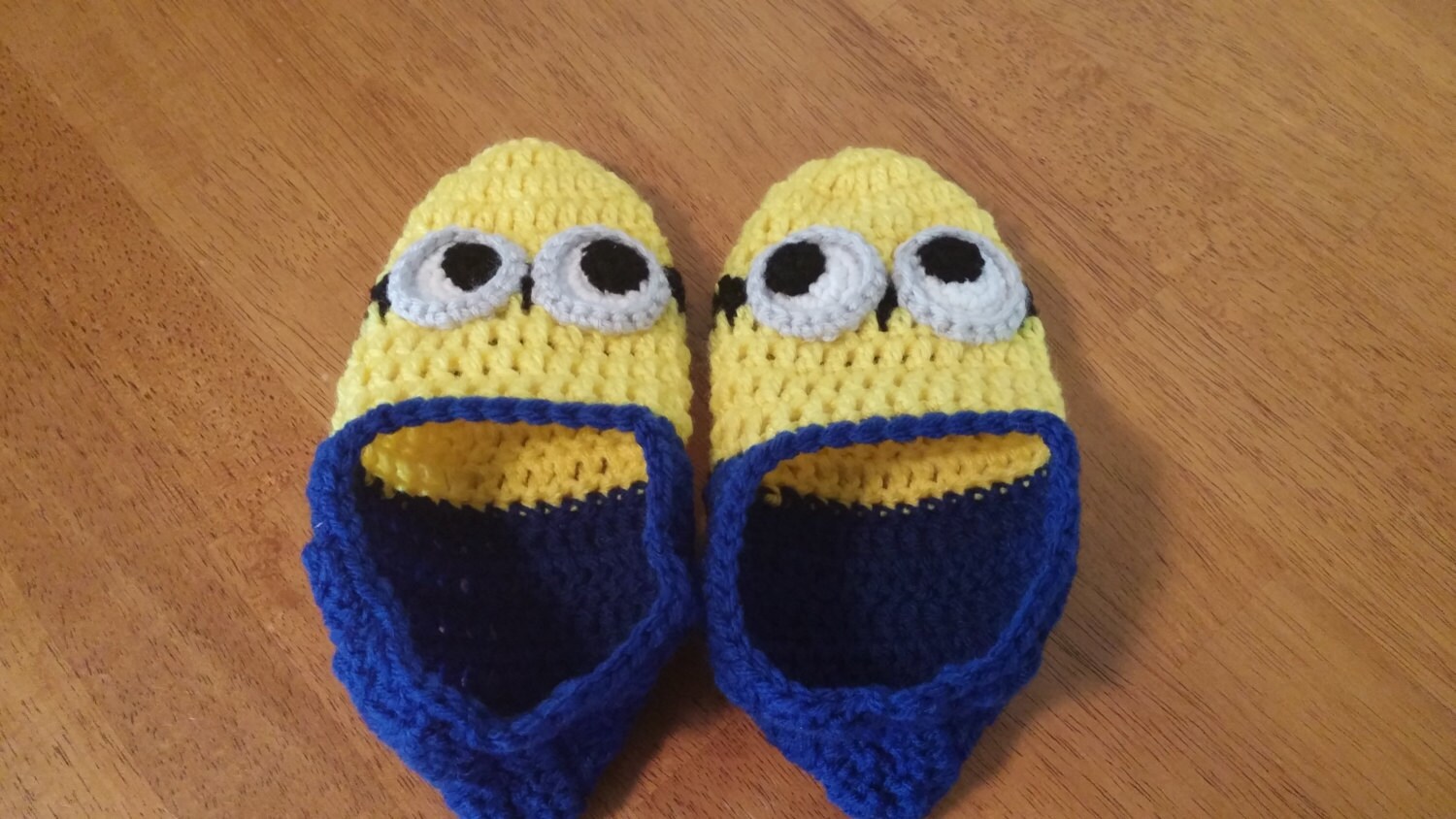 Minion Slippers Adult - Etsy