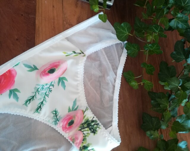 MakesCraftsNotWar - Etsy