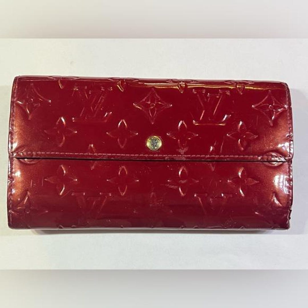 LV Red Vernis Long Wallet Louis Vuitton Amarante Monogram Vernis Sarah ...