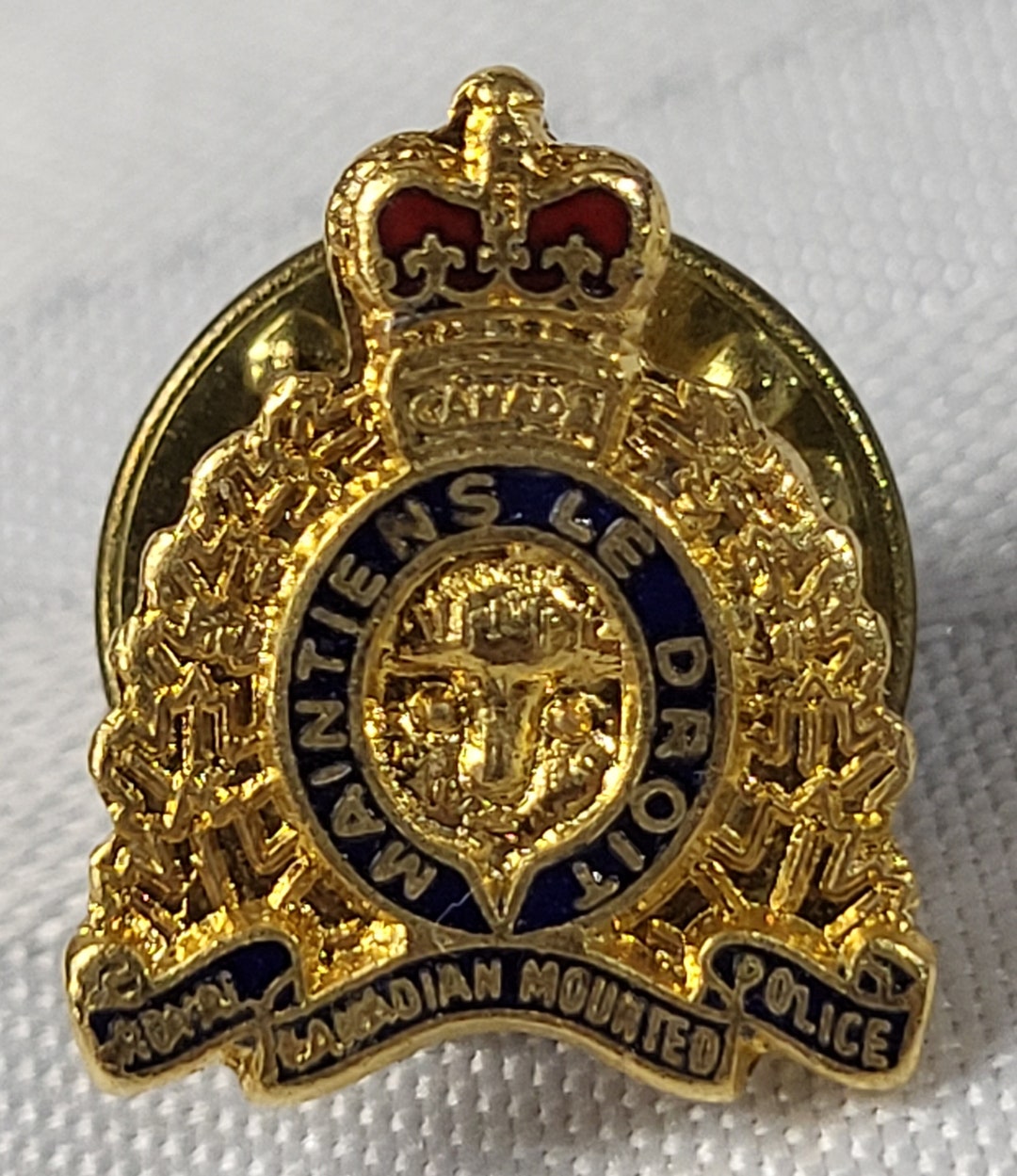 Royal Canadian Mounted Police Lapel Pin Canada Law Enforcement Wear ...