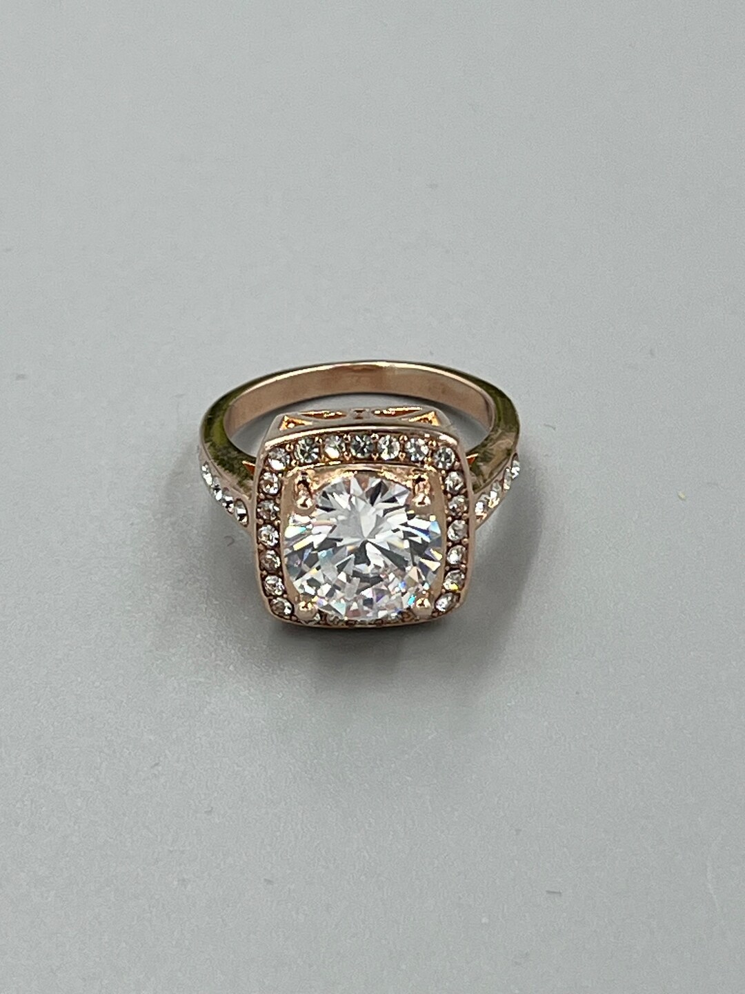 Stunning Cocktail Ring CZ Crystal Checkered Cut Lovely Setting Gold Tone Band Dressy Statement ...