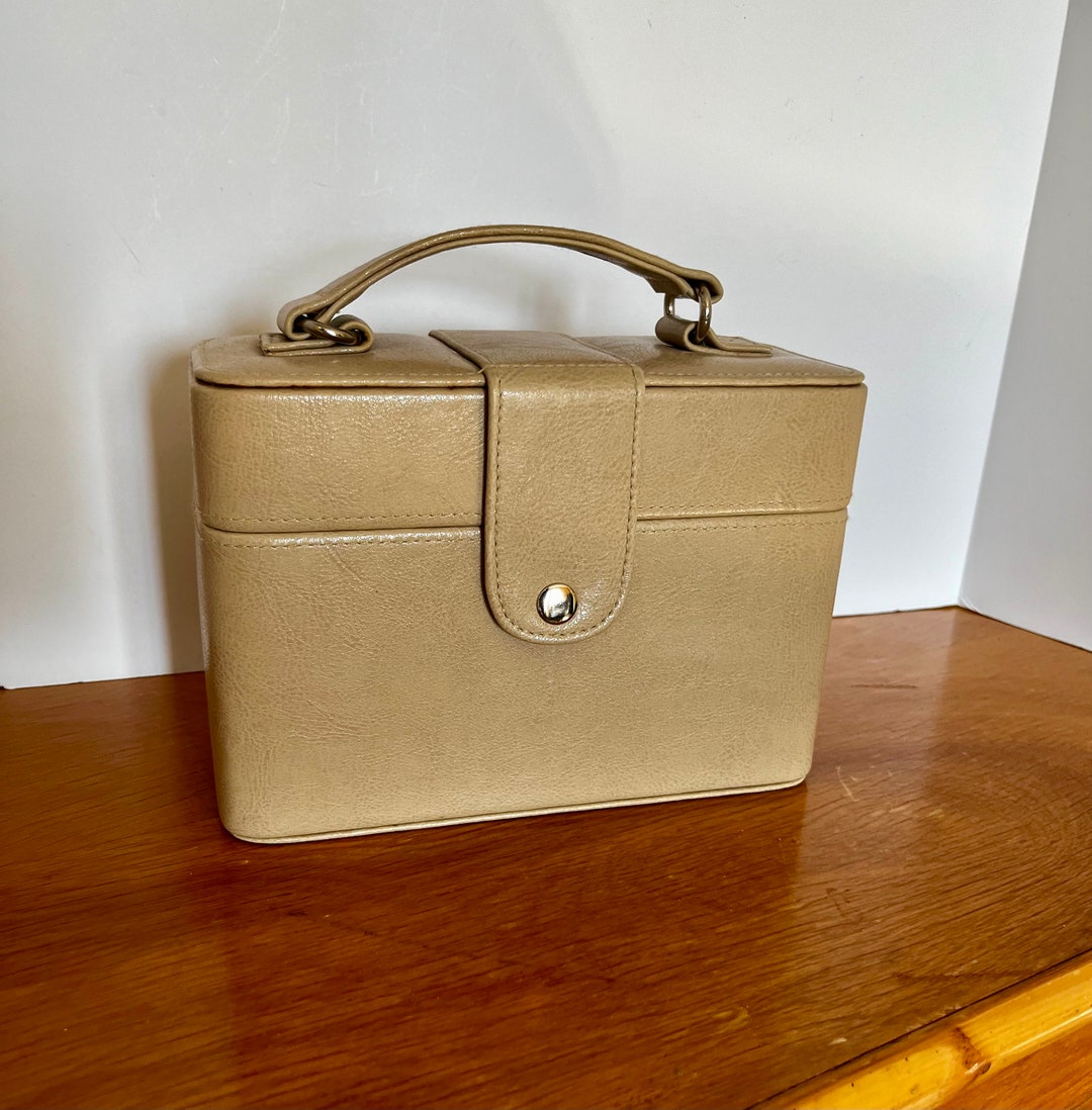 Vintage Mini train Case Handbag Purse Clutch Beige Tan Mint Condition ...