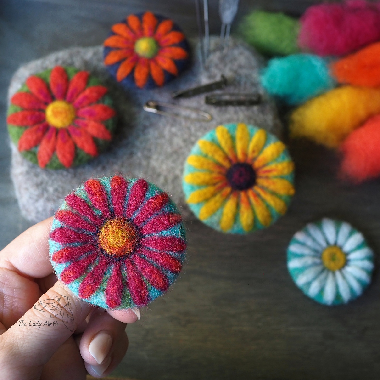 Daisy - VIDEO TUTORIAL by the Lady Moth - Beginner Needle Felting ...
