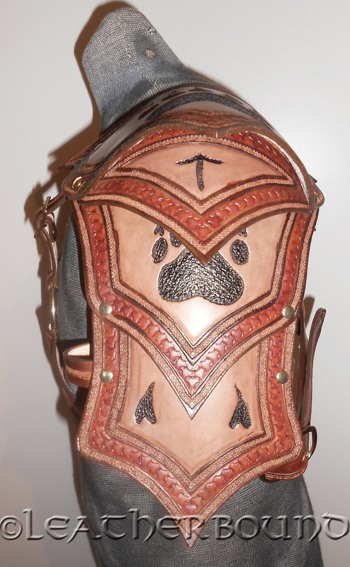 Norse Berserker Bear Paw Tooled Leather Pauldrens and Bracers. | Etsy