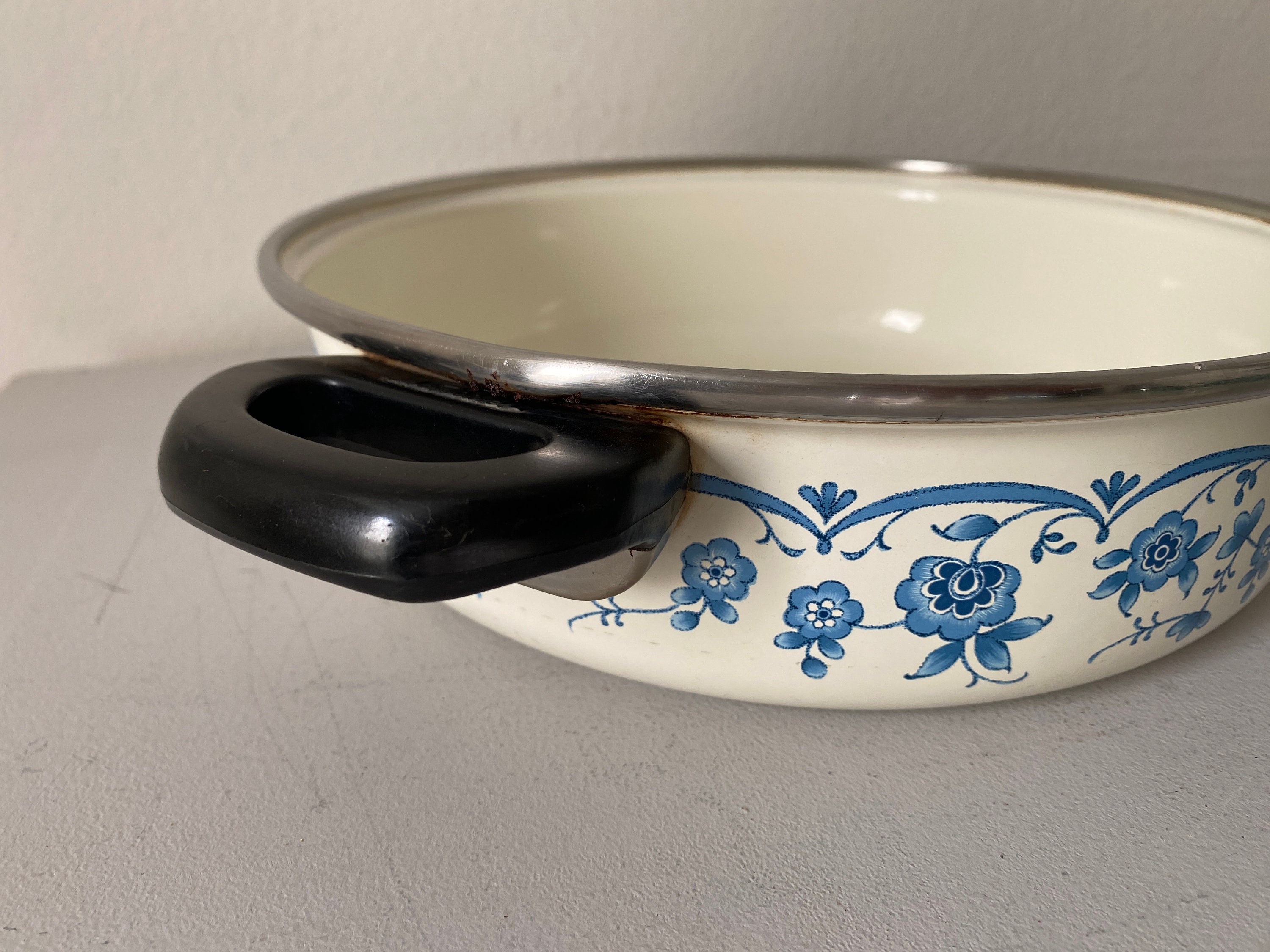 Vintage Blue and White Floral Enamel Cookware Pot With Lid - Etsy