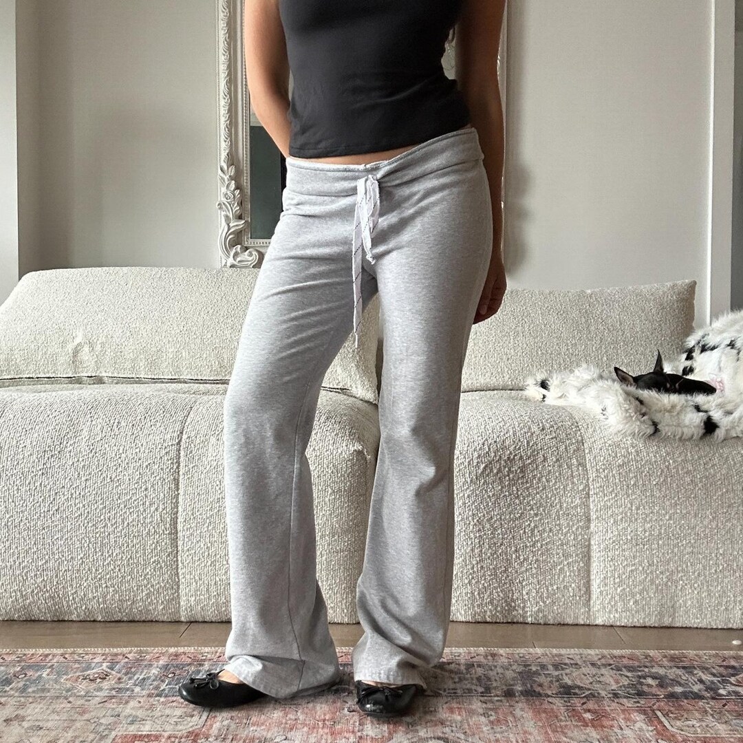 GAP Grey Flared Sweatpants Basic Low Rise Sweatpants Sweats Petite ...