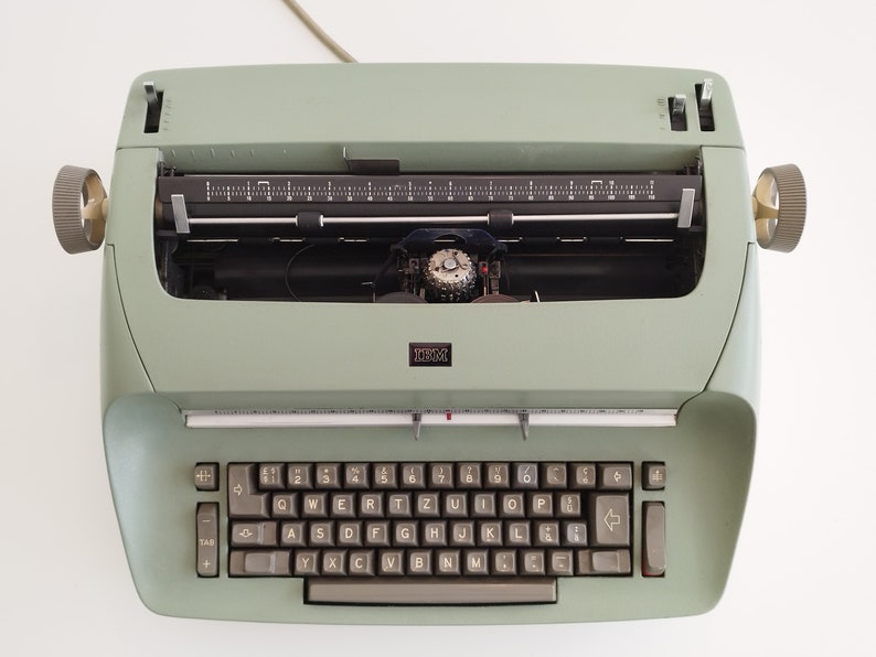 IBM Selectric golf Ball Vintage Electric Typewriter in Original Emerald ...