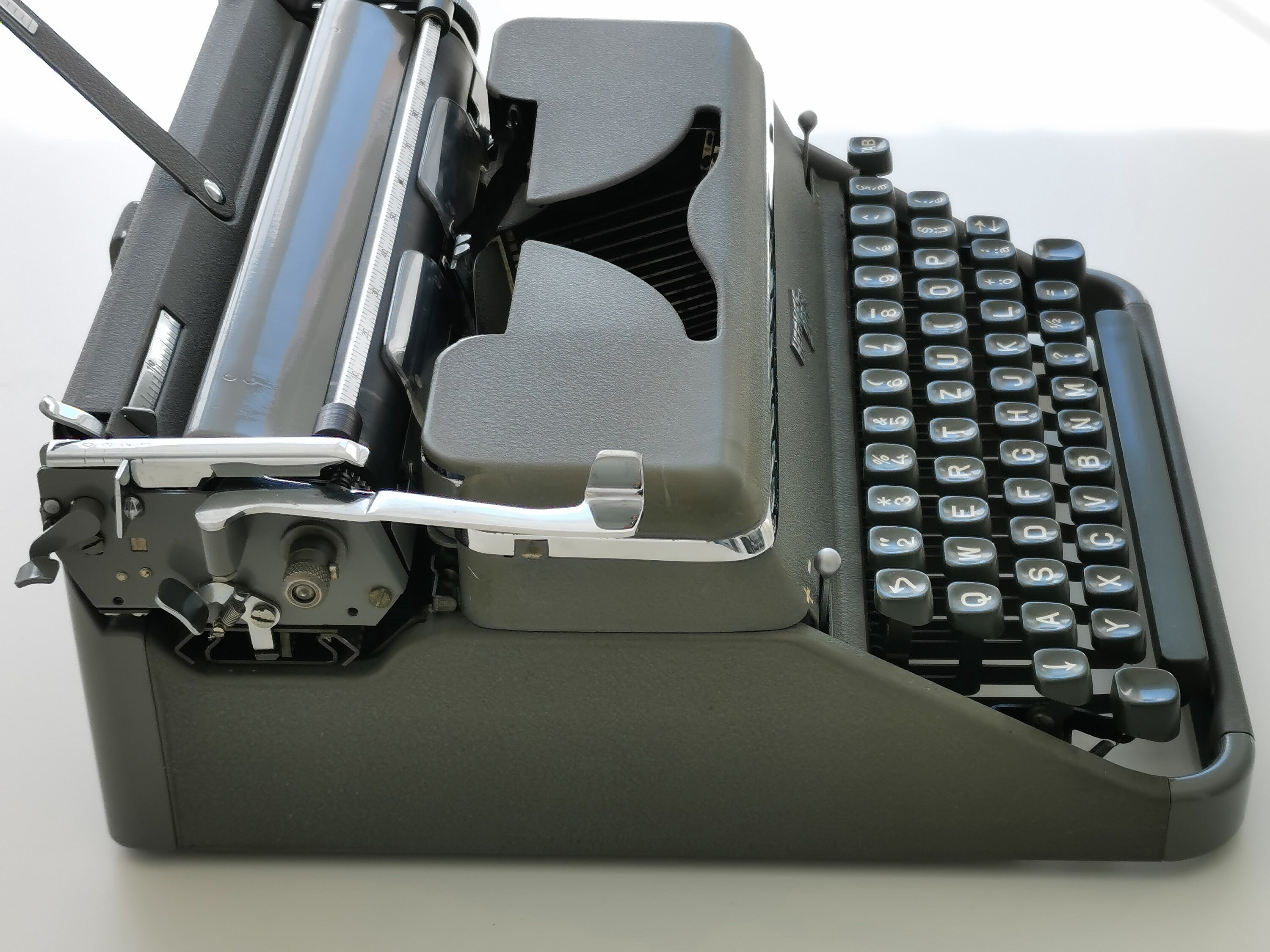 Hermes 2000 Iconic Portable Typewriter From the 1960s in Excellent ...