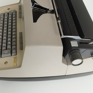 IBM Model D Vintage Electric Typewriter in Original Grey Color ...