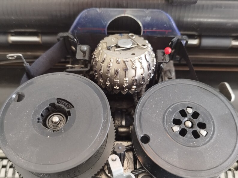 IBM Selectric golf Ball Vintage Electric Typewriter in Original Emerald ...