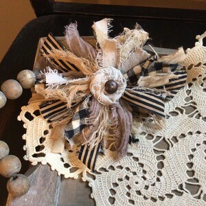 Farmhouse Rag Bow Messy Bow Primitive Bow Fabric Bow Black and Cream ...