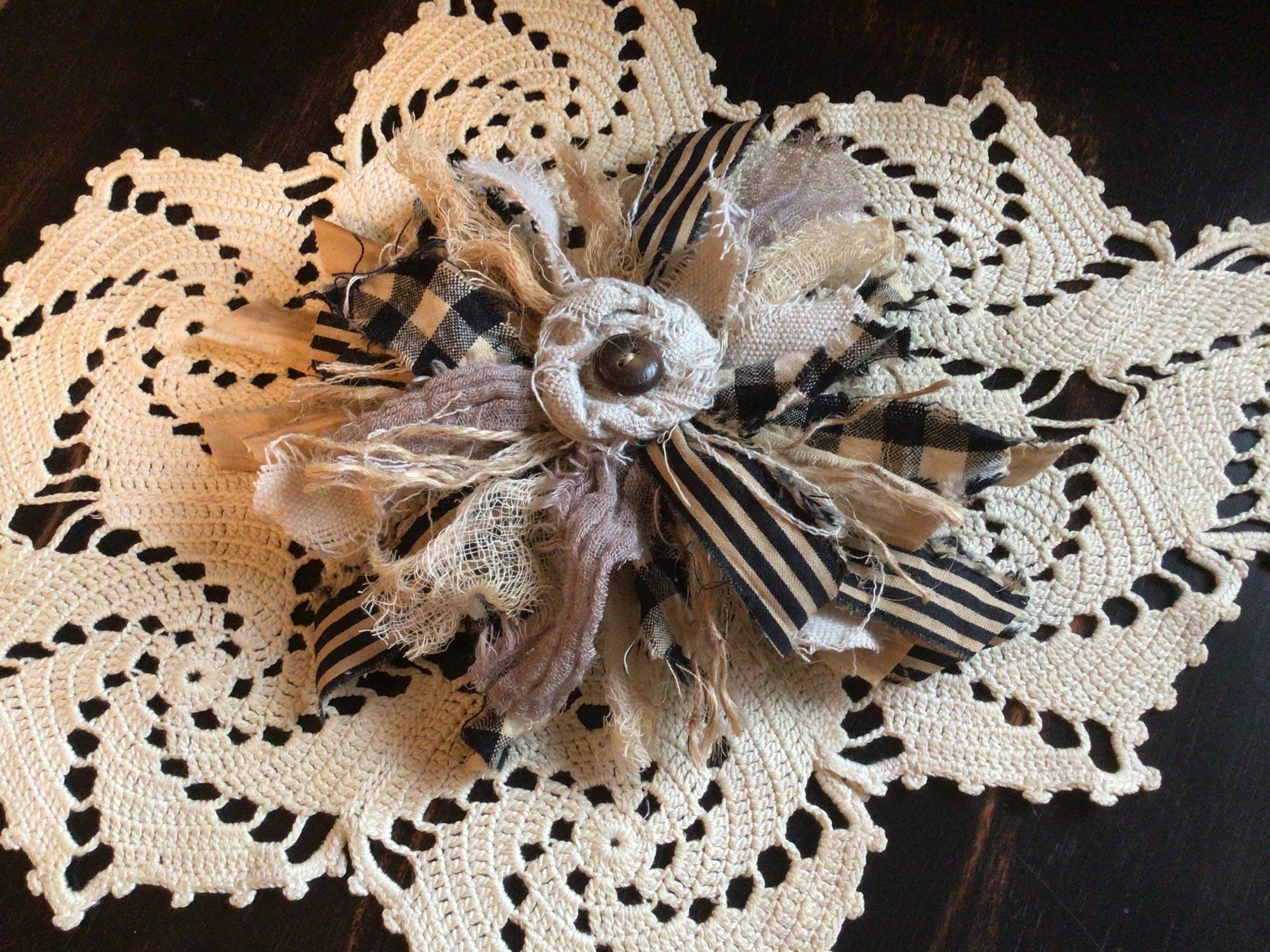Farmhouse Rag Bow Messy Bow Primitive Bow Fabric Bow Black and Cream ...