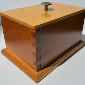 Hickory and Maple Wood Medium Box | Hand-crafted in the USA | Lift-top ...