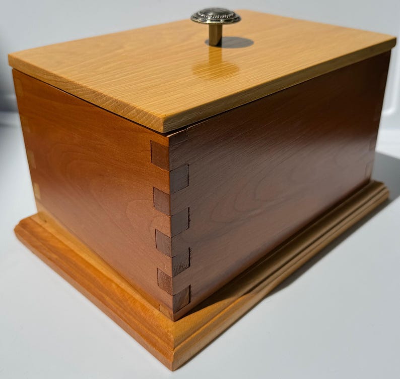 Hickory and Maple Wood Medium Box | Hand-crafted in the USA | Lift-top ...