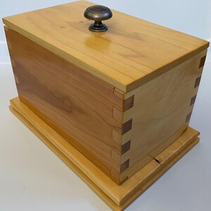 Hickory and Maple Wood Medium Box | Hand-crafted in the USA | Lift-top ...