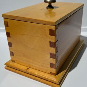 Hickory and Maple Wood Medium Box | Hand-crafted in the USA | Lift-top ...