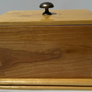 Hickory and Maple Wood Medium Box | Hand-crafted in the USA | Lift-top ...