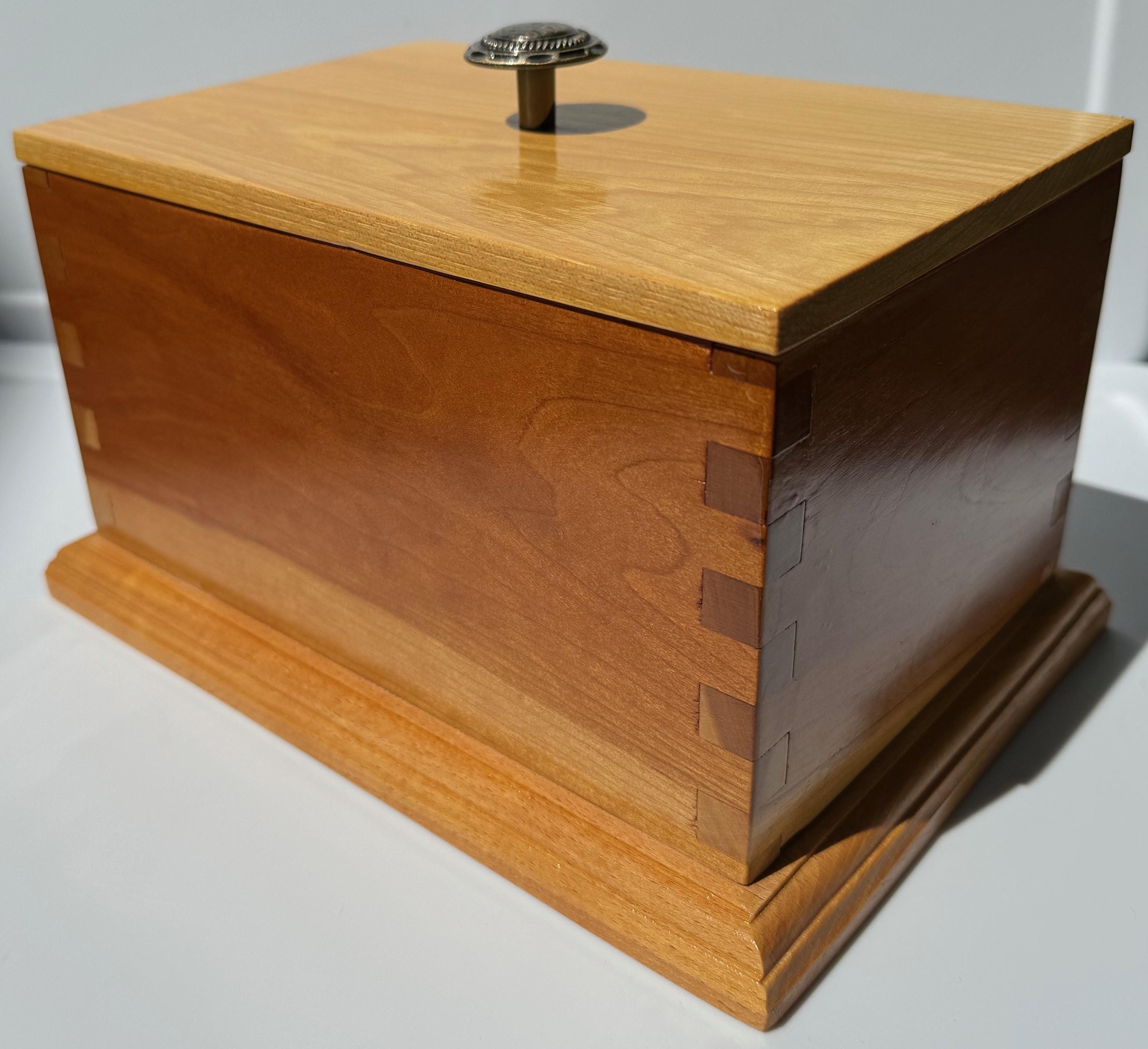 Hickory and Maple Wood Medium Box | Hand-crafted in the USA | Lift-top ...