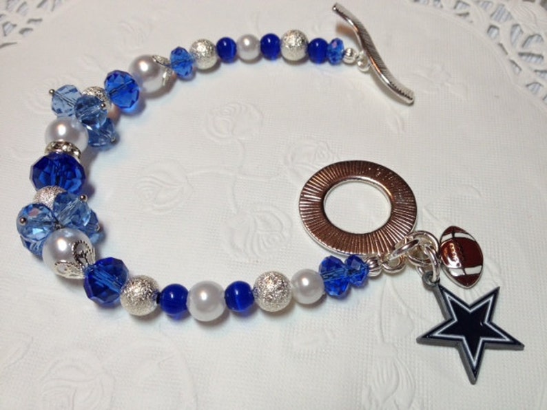 Dallas Cowboys Blue & Silver Beaded Bracelet With Star and Football ...