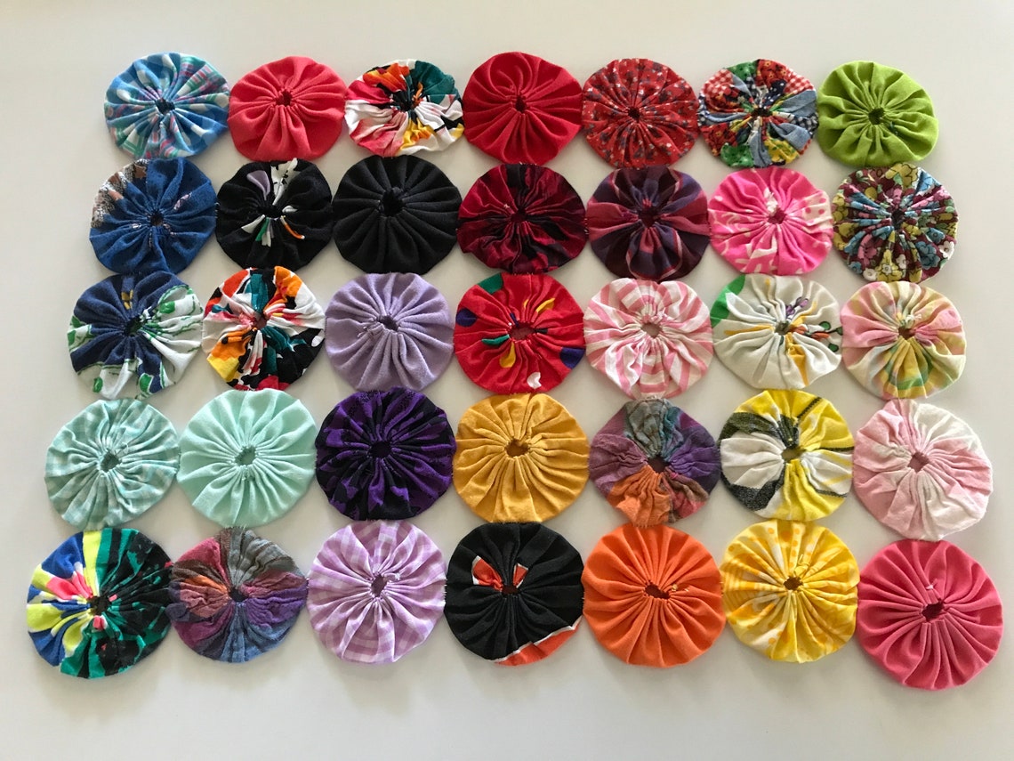 Going in Circles! Vintage Yo-yo Circle- Dresser Scarf, Doily, Placemat ...
