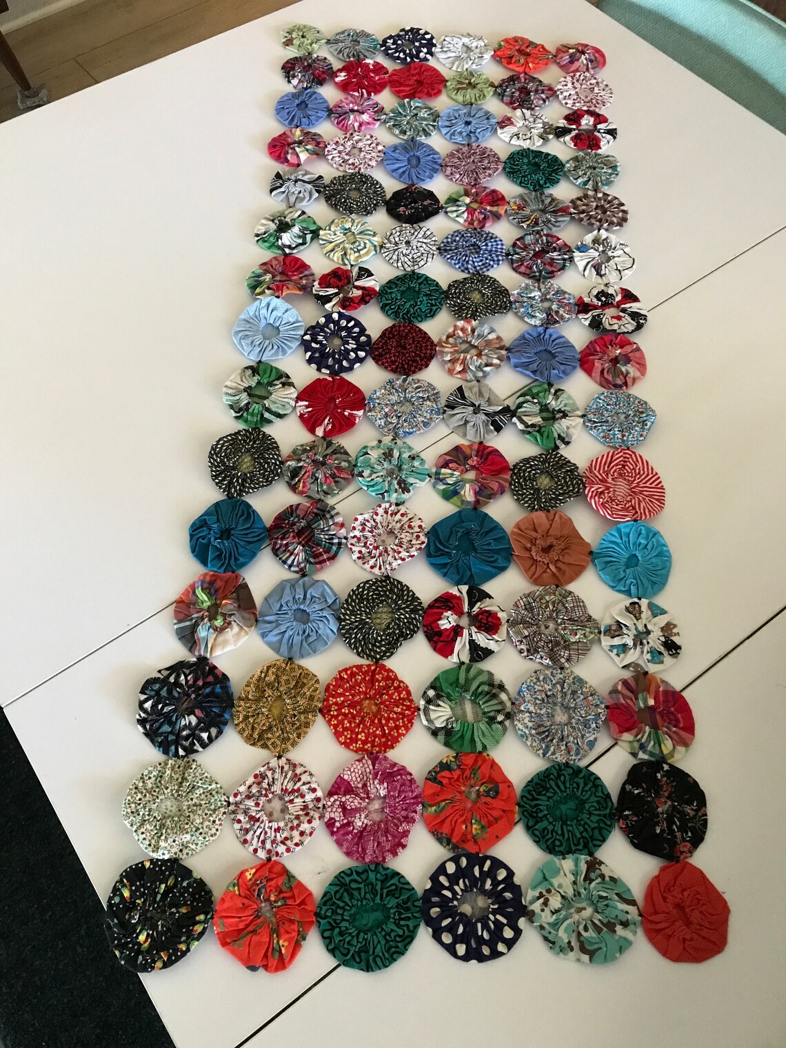Going in Circles! Vintage Yo-yo Circle- Dresser Scarf, Doily, Placemat ...