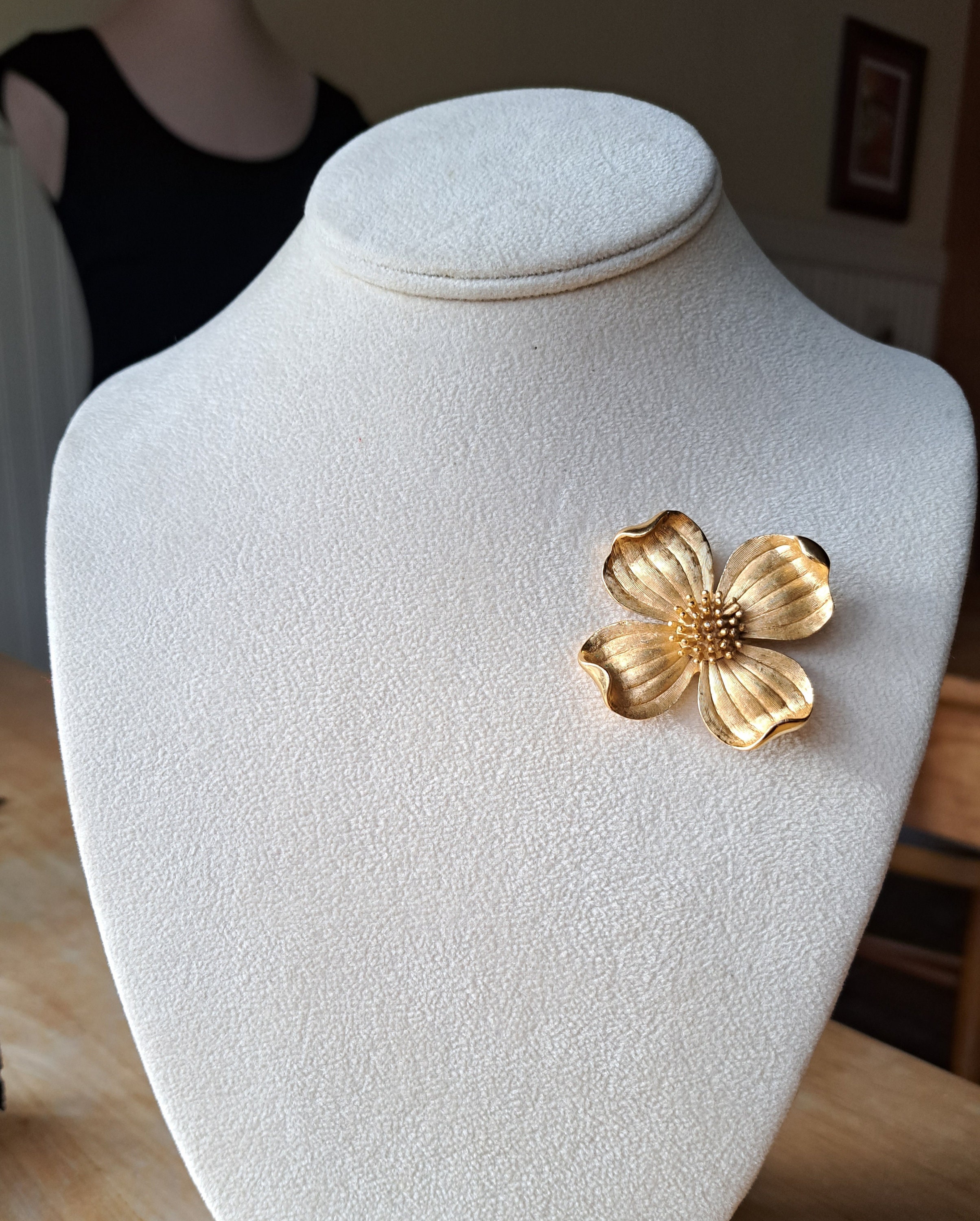 Vintage Crown TIFARI 1950s-70s Pin Brooch Goldtone Magnolia or - Etsy