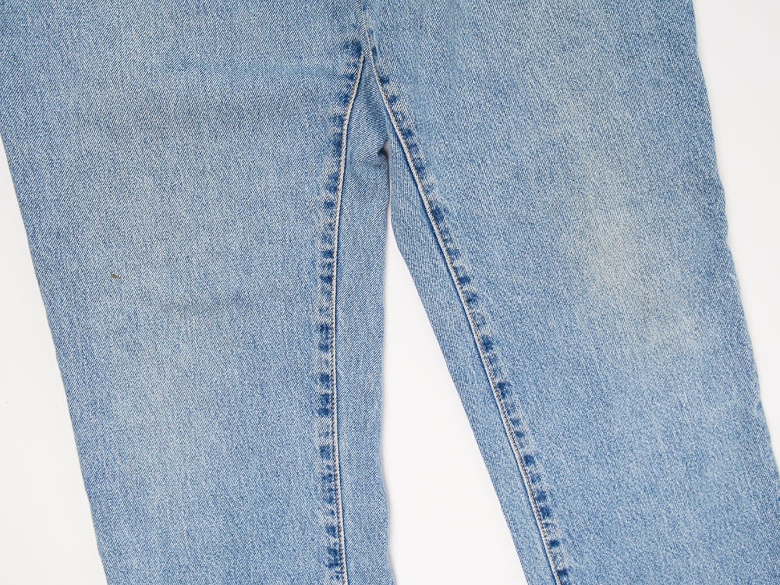 Size 33 Levi's 550 Jeans - Vintage Levi's Jeans - 33 Inch Waist - 28 ...