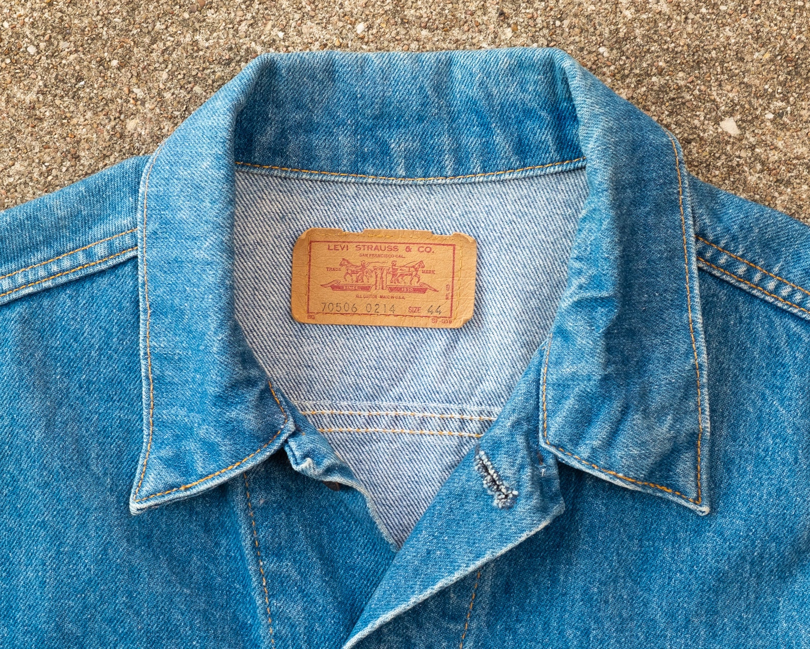 Levi's Jean Jacket 44 - Vintage Levi's Jean Jacket M/L - 70506-0214 ...