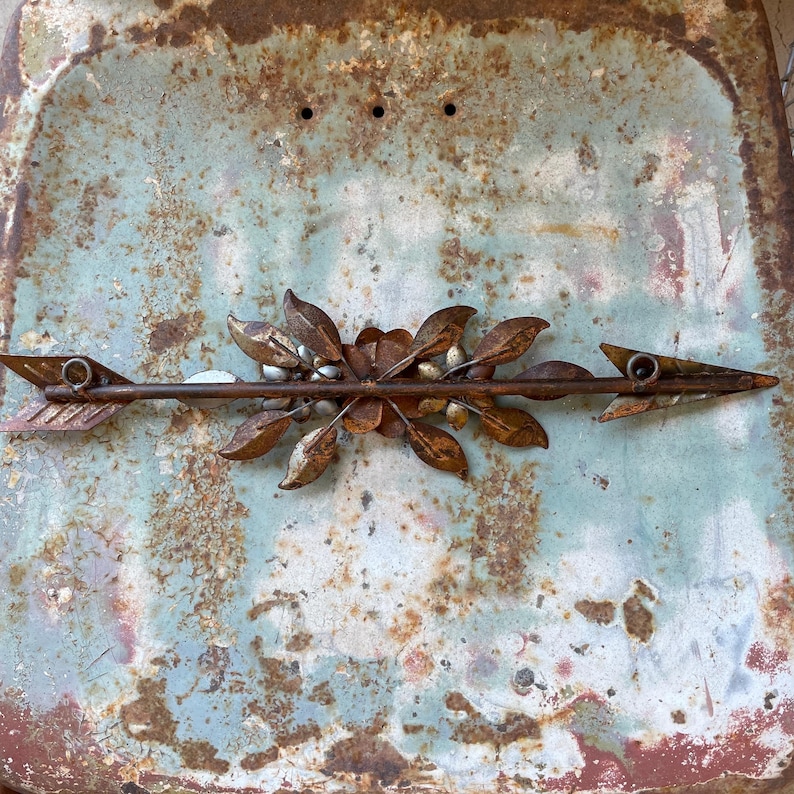 Rusty Arrow & Rose Wall Decor, Metal Flowers, Metal Arrow 15" - Etsy