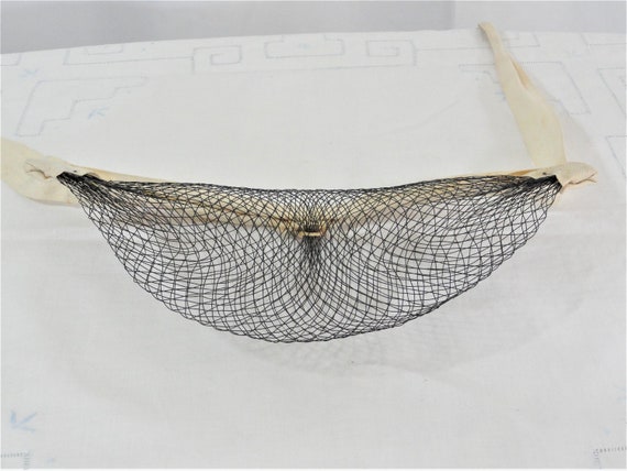 FINAL PRICE! Very rare wire bustle in very good condi… - Gem