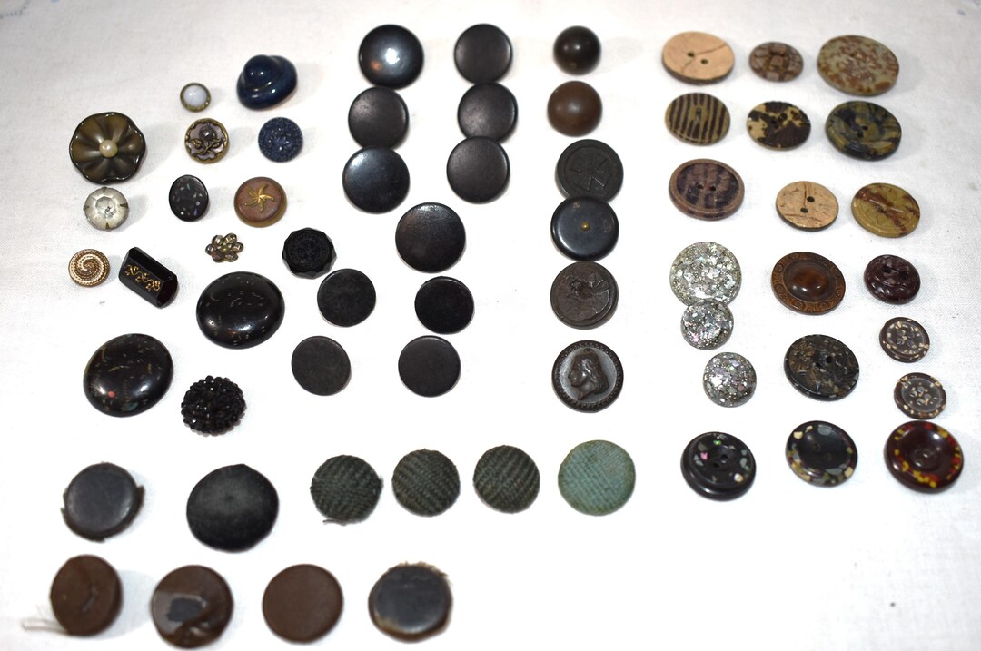 Treasure Lot of Victorian Buttons of Variety of Sizes and Contents ...
