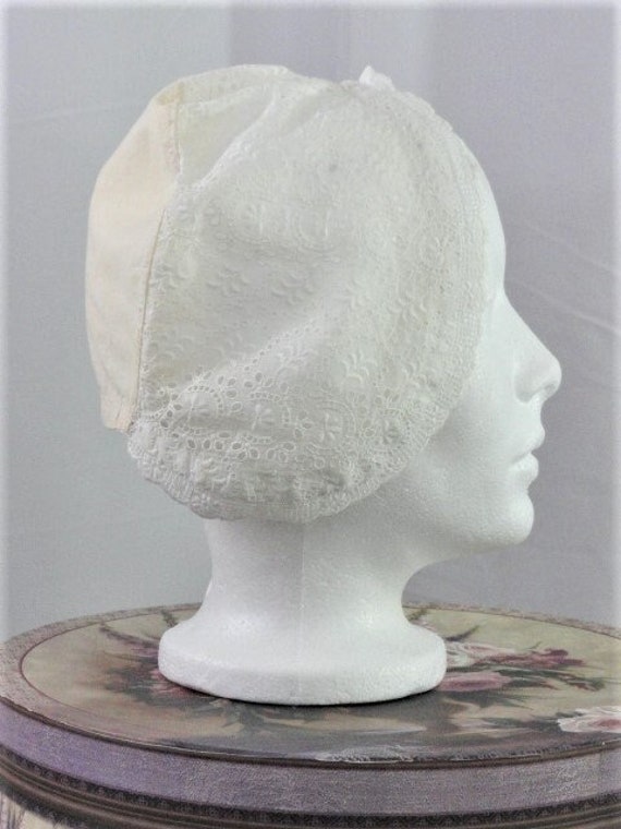 Traditional Dutch day cap of eyelet lace. Display mod… - Gem