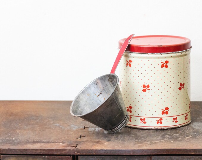 Vintage Androck Sifter, 1950's Kitchen Scene, Hand-i-sift, Red Handle ...
