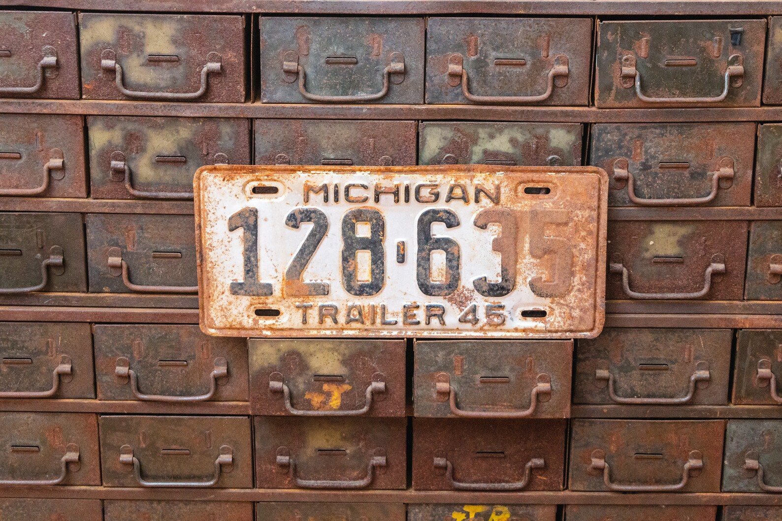 Michigan 1945 Trailer License Plate Vintage Rusty Silver Wall - Etsy