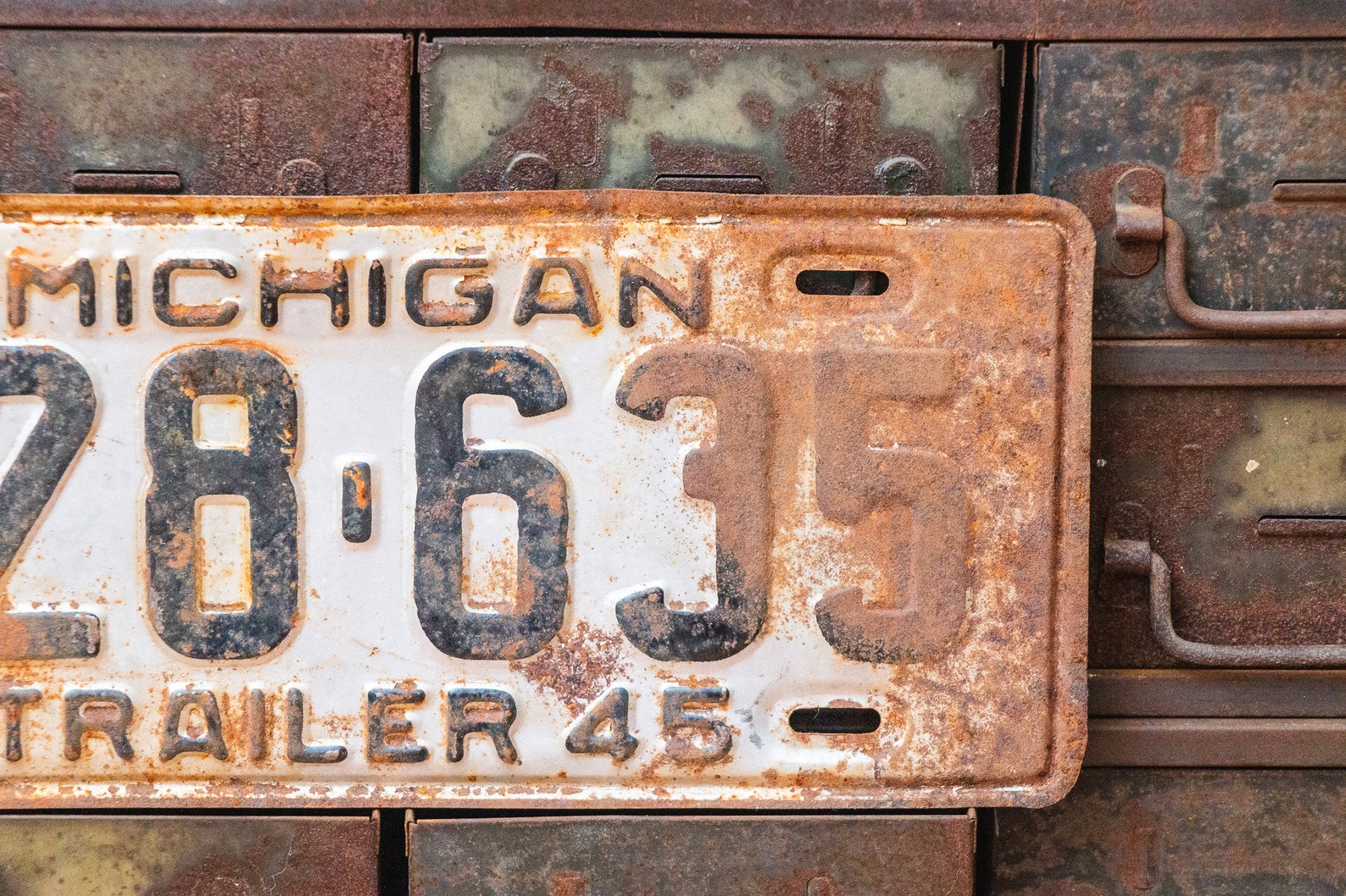 Michigan 1945 Trailer License Plate Vintage Rusty Silver Wall - Etsy