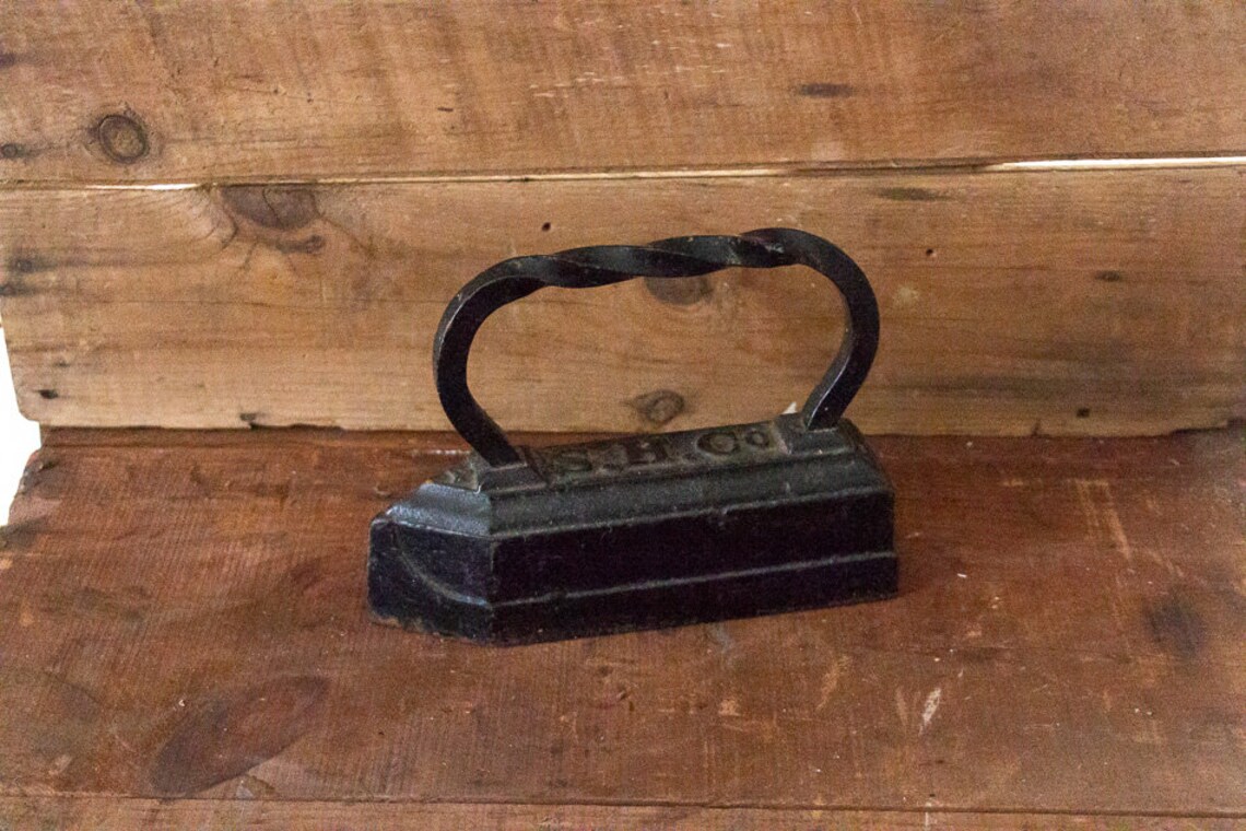 S. H. Co. Sad Iron Vintage Primitive Twisted Handled - Etsy