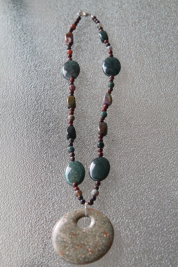 Vintage handmade stone necklace - Gem
