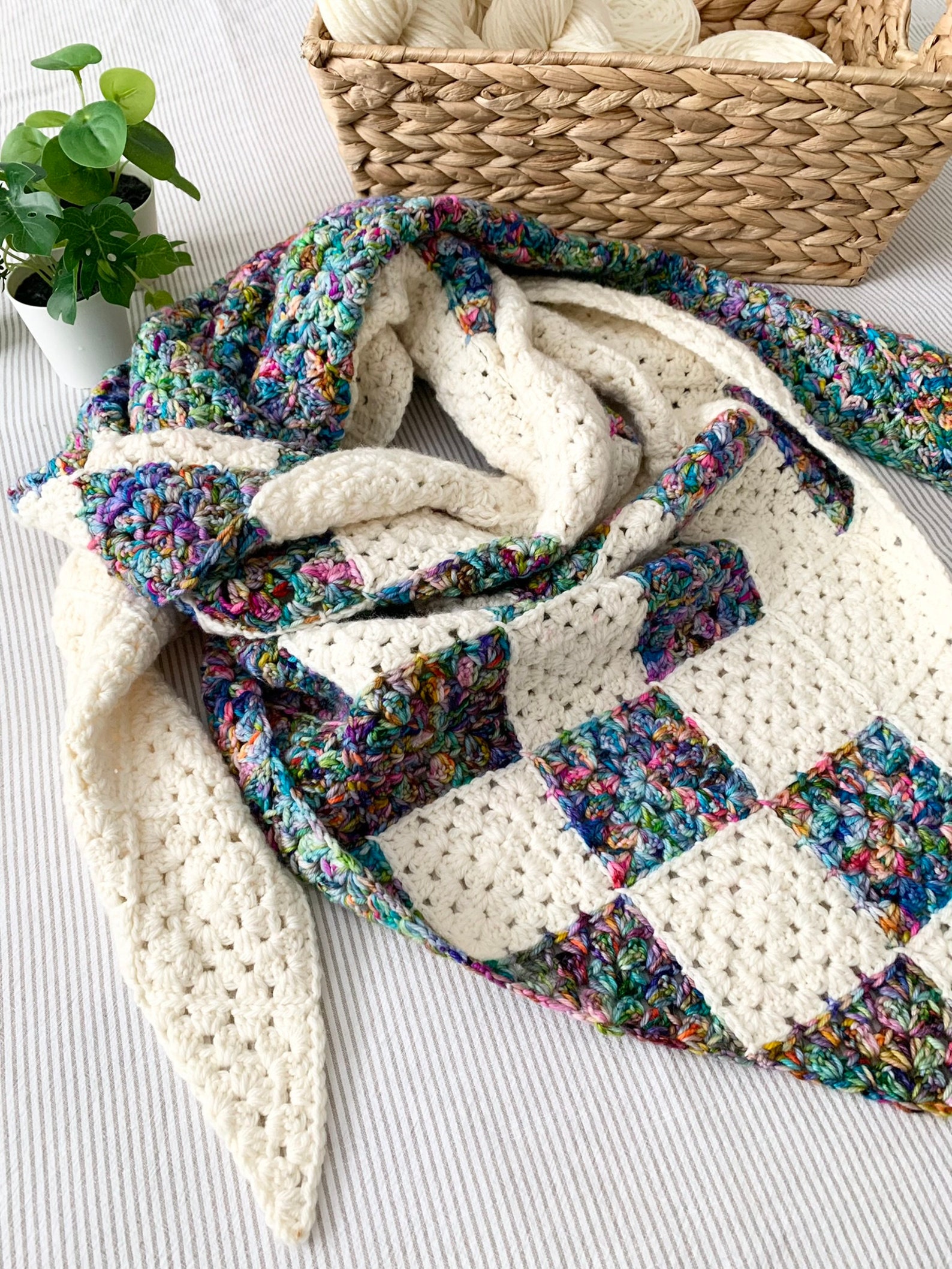 CROCHET PATTERN & VIDEO | Pixel Perfect Shawl Pattern, Granny Square ...
